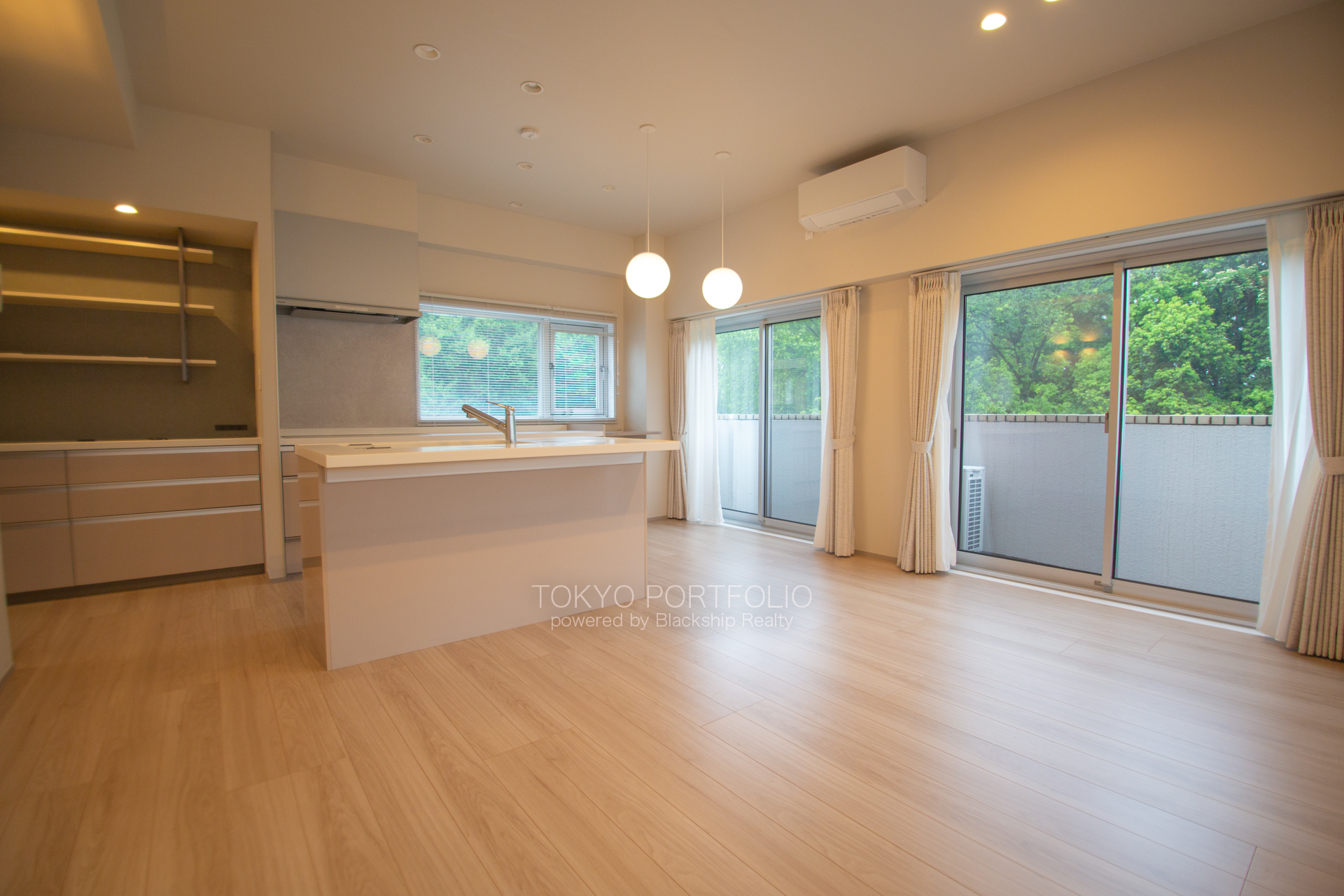 Courtley 502 | Tokyo Portfolio